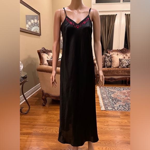 Dresses | A Very Beautiful Silk Embroidered Night Gown Sheer Fabric New ...